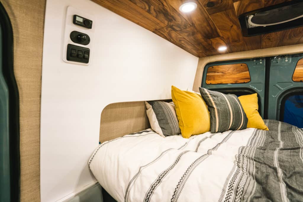 *SOLD* 2021 MERCEDES SPRINTER 4x4 Camper Van "Yeti" - BRAND NEW ...