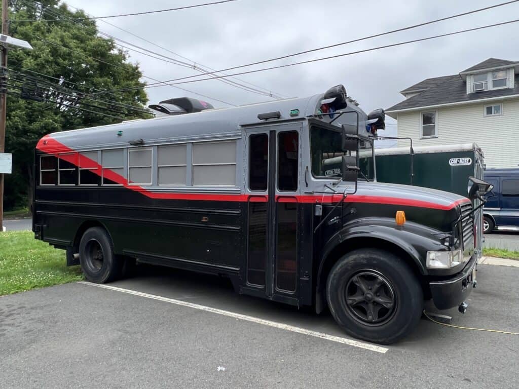 1998 INTERNATIONAL WOLFINGTON T444E SCHOOL BUS CONVERSION - Vanlife Trader