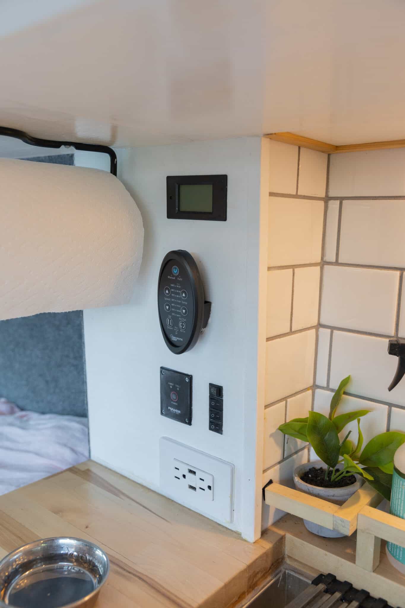 2019 Off-grid Ford Transit 130″ medium roof - Vanlife Trader