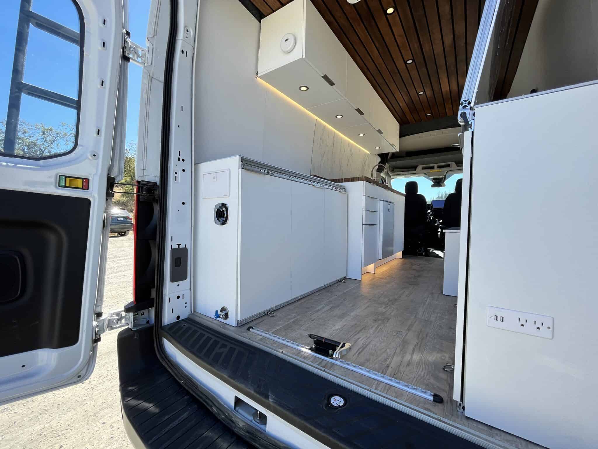 2020 Ford Transit AWD 148″ HR EcoBoost – Luxury 8020 Aluminum Camper ...