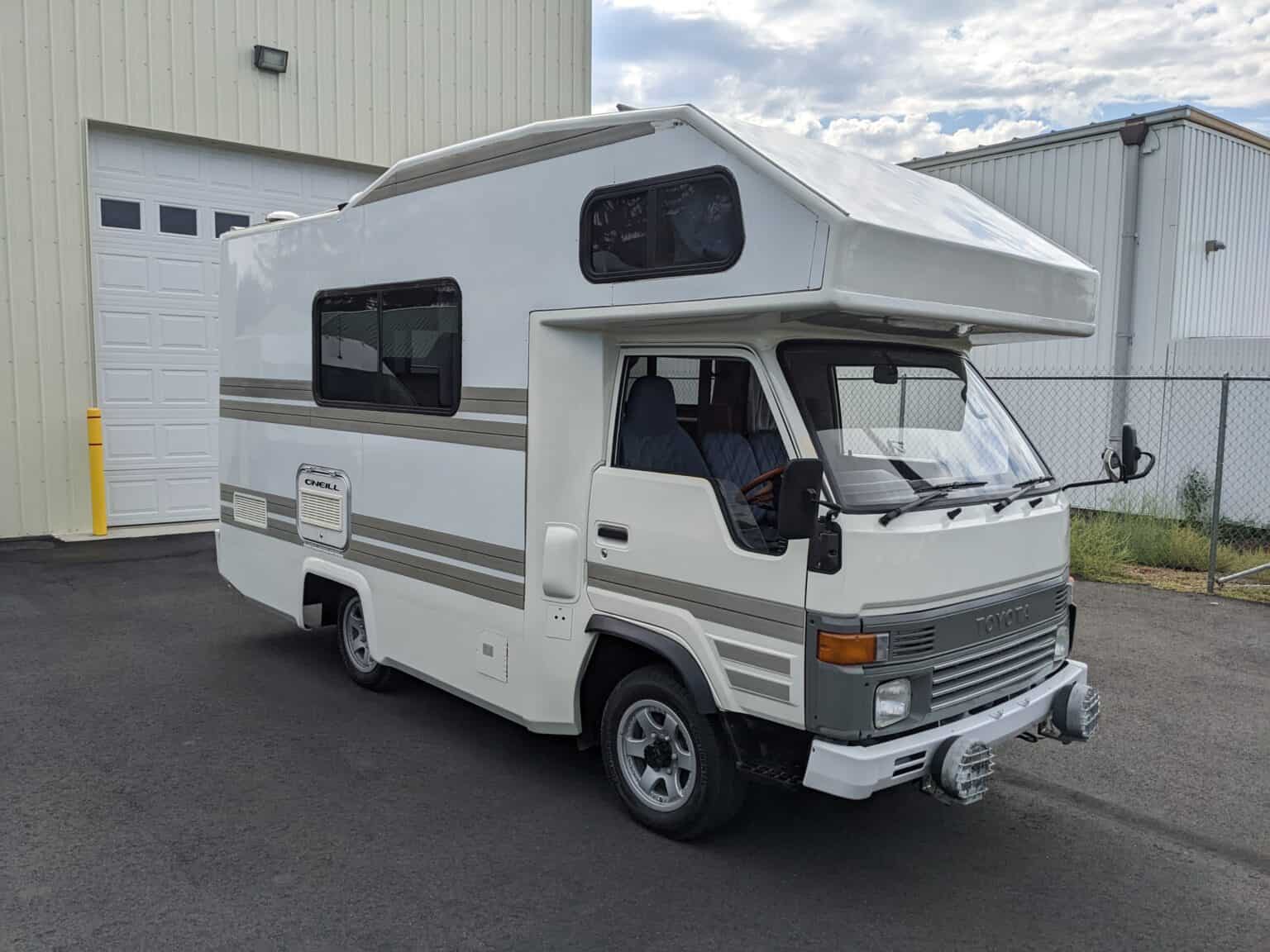 1990 Toyota Hiace 4X4 - Vanlife Trader