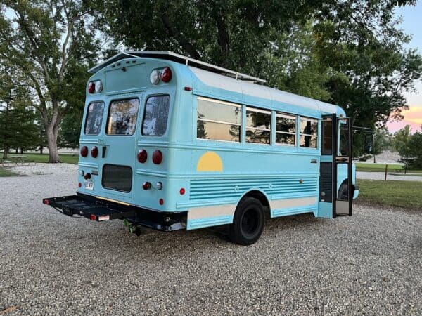 Stubby the Short Bus - Vanlife Trader