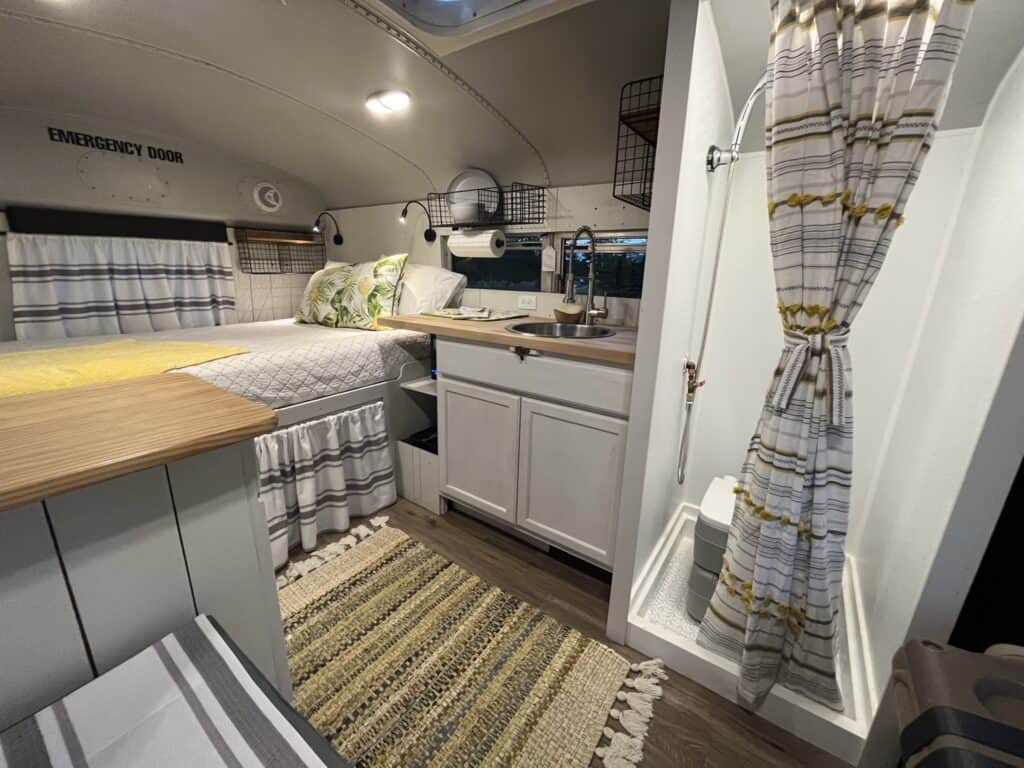 Stubby the Short Bus - Vanlife Trader