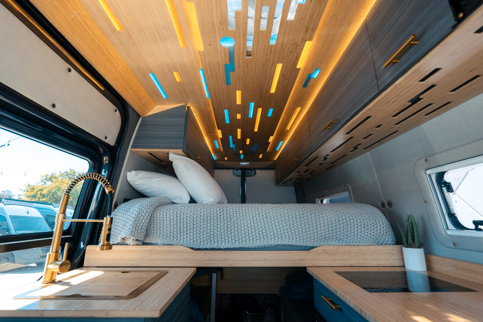 Sandy Vans - Vanlife Trader