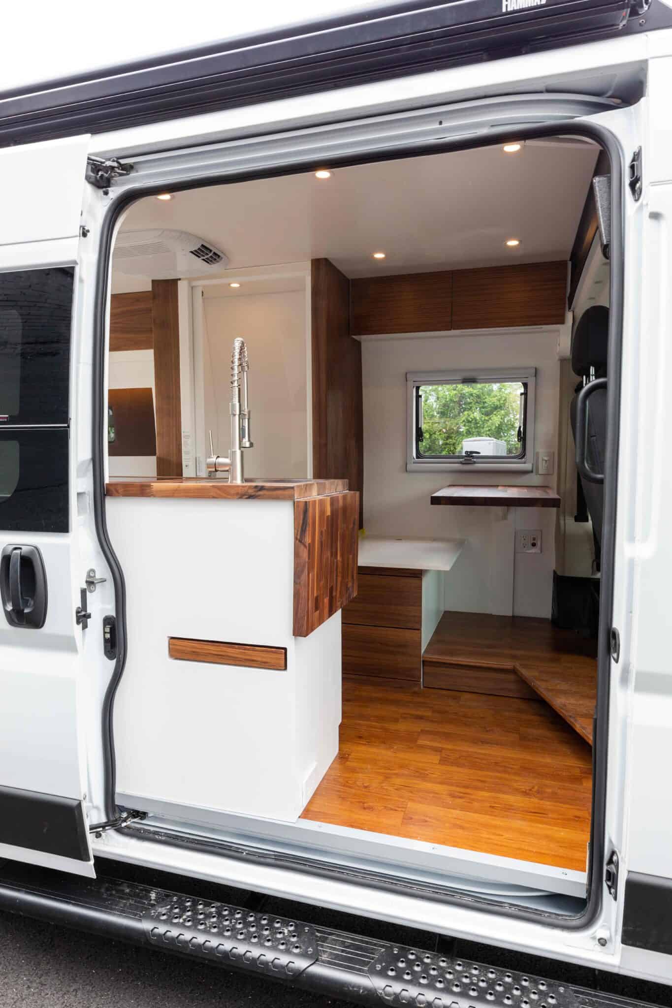 Ready.Set.Van. - Vanlife Trader