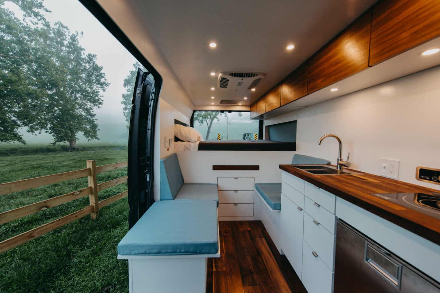 Ready.Set.Van. - Vanlife Trader