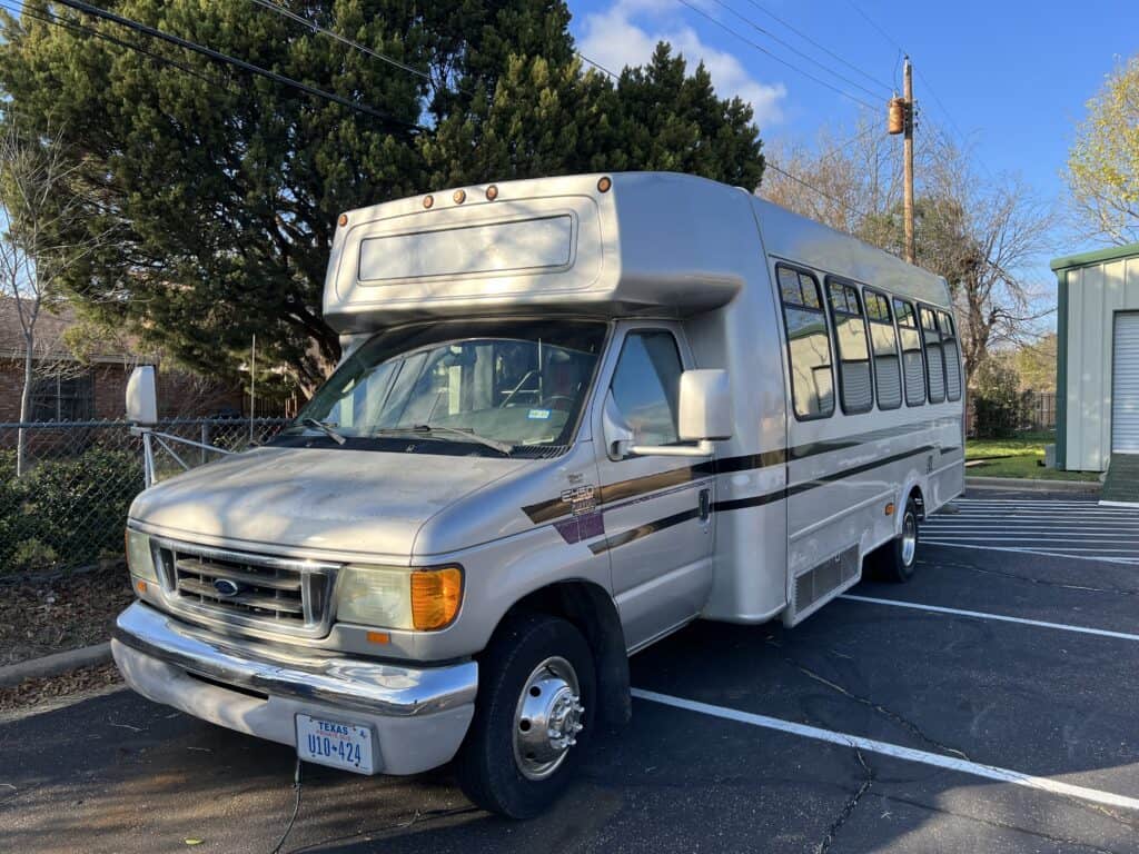 2003 Power Stroke Turbo Diesel Ford – E-450 – 26 Passenger Bus ...