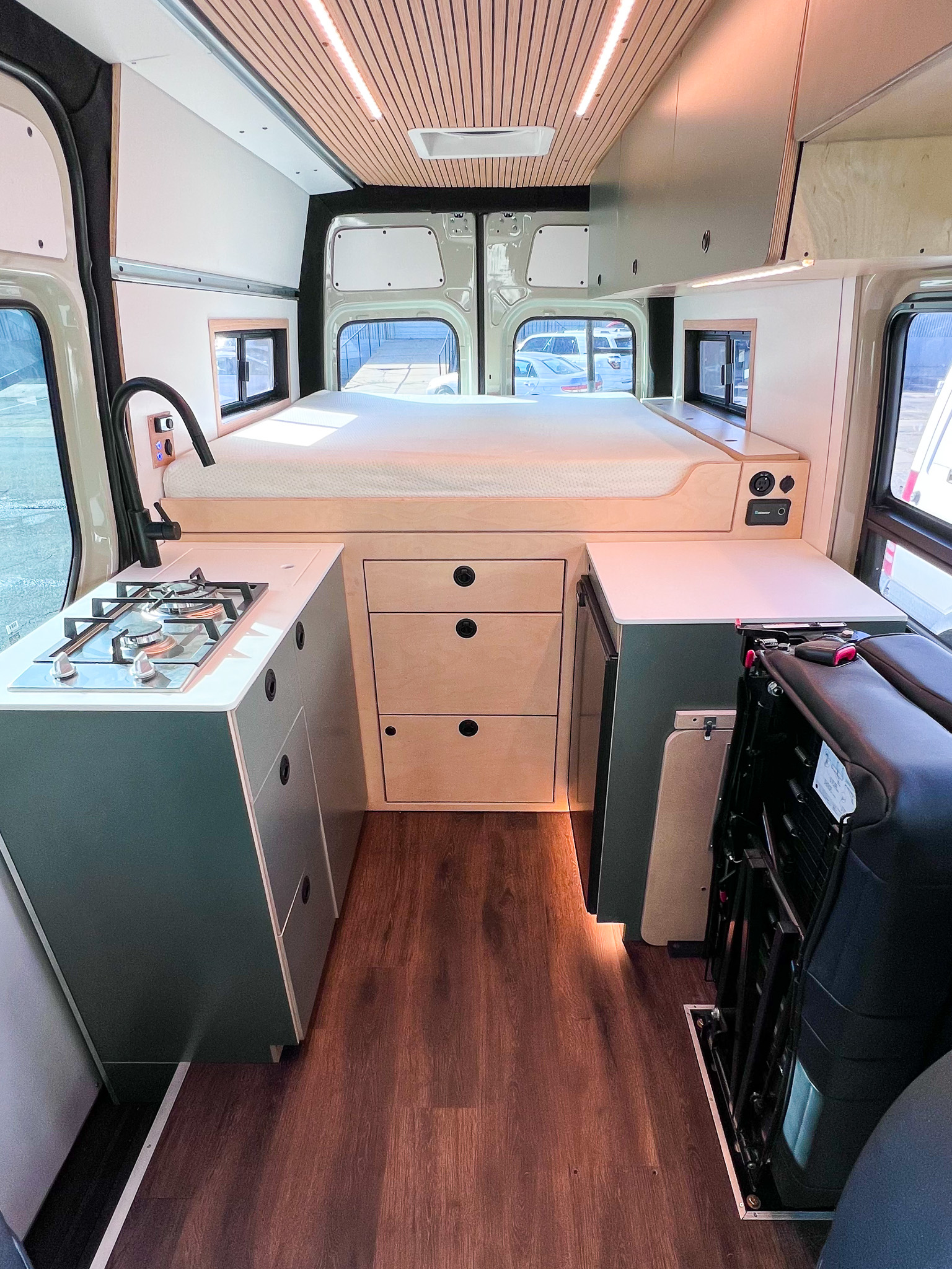 Featherbuilt - Vanlife Trader