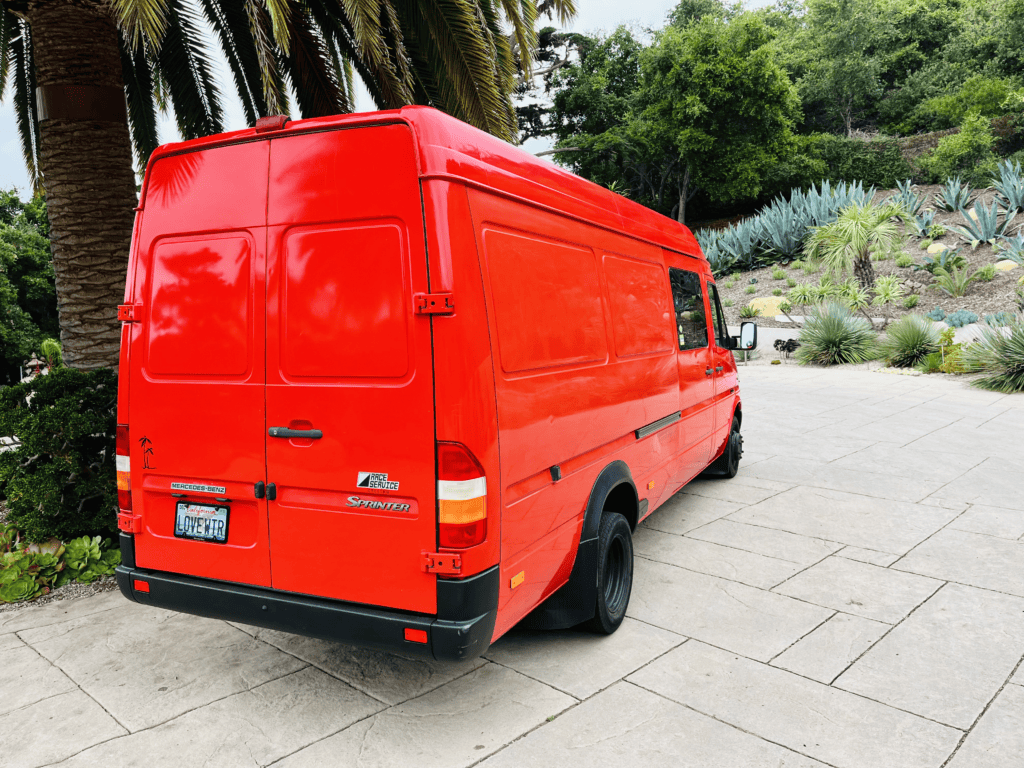 Mercedes Sprinter | 23 mpg - Vanlife Trader