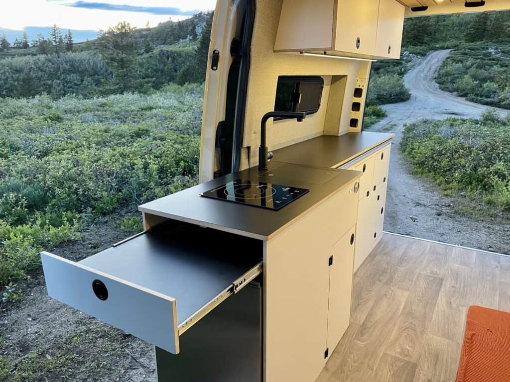 Brand New Build! 4×4 Mercedes Sprinter All-Season Off-Grid Camper Van ...