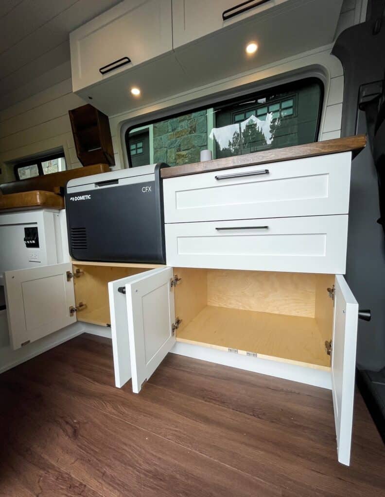 2017 Sprinter 144″ Rugged Exterior and Beautiful Interior ...