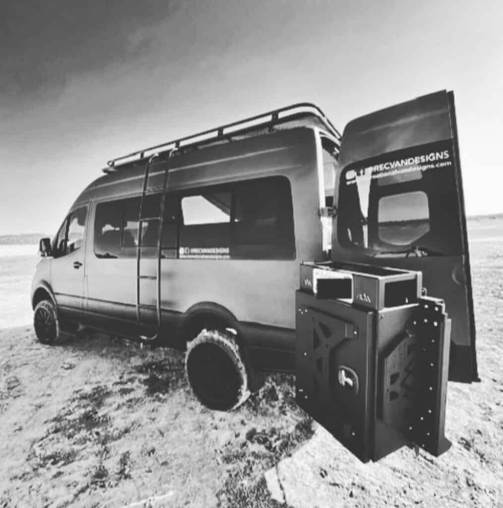 STEALTHY 2020 MERCEDES 4×4 SPRINTER OVERLAND - Vanlife Trader