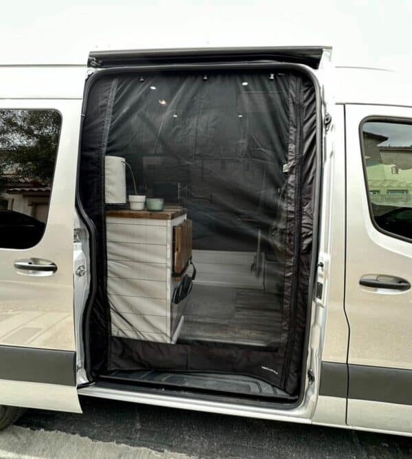 2022 Mercedes Sprinter w solar, shower, rear 12V AC (off grid capable ...