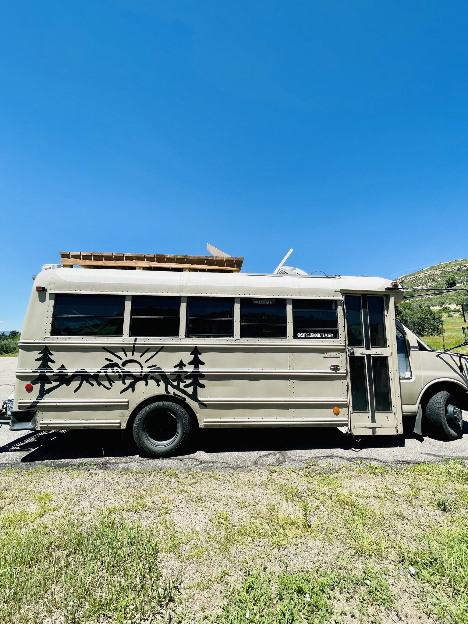 2003 GMC 5 Window Short Bus Skoolie Conversion - Vanlife Trader