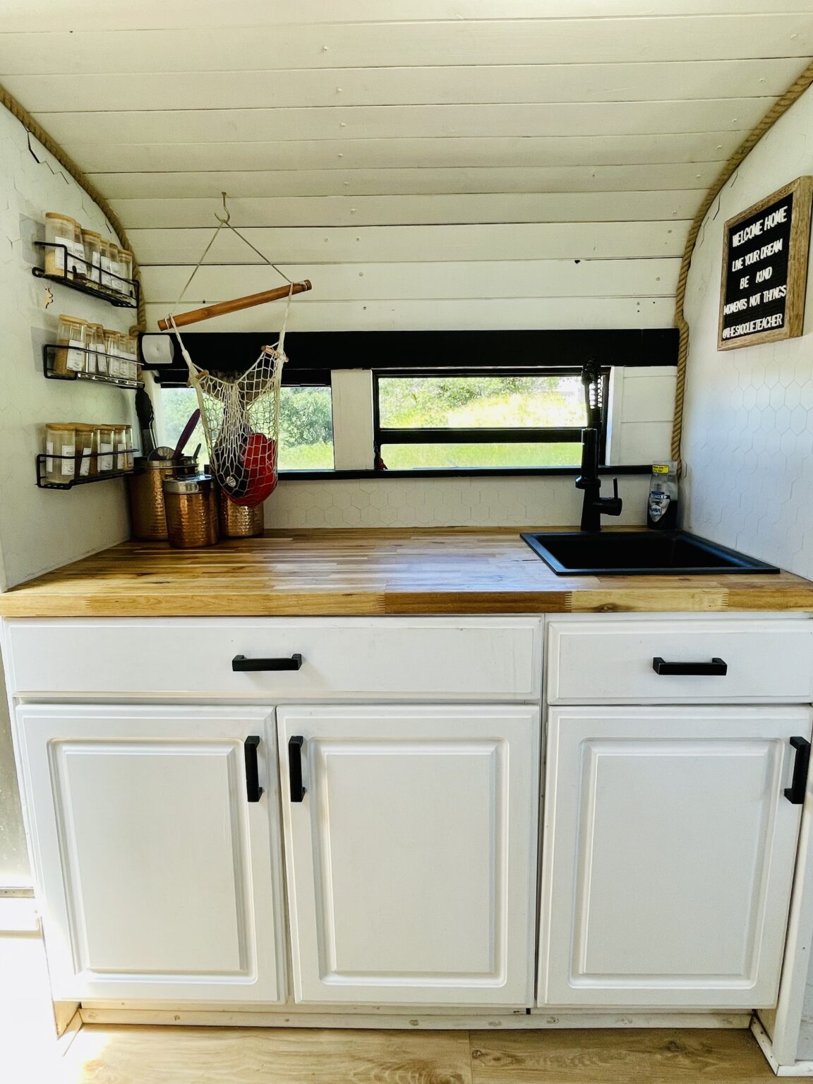 2003 GMC 5 Window Short Bus Skoolie Conversion - Vanlife Trader