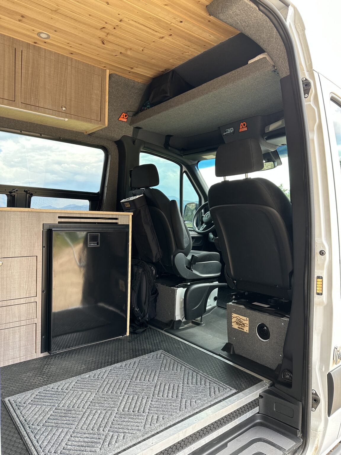 2020 Mercedes Sprinter, Turbo Diesel 4×4 - Vanlife Trader