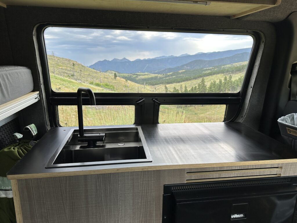 2020 Mercedes Sprinter, Turbo Diesel 4×4 - Vanlife Trader