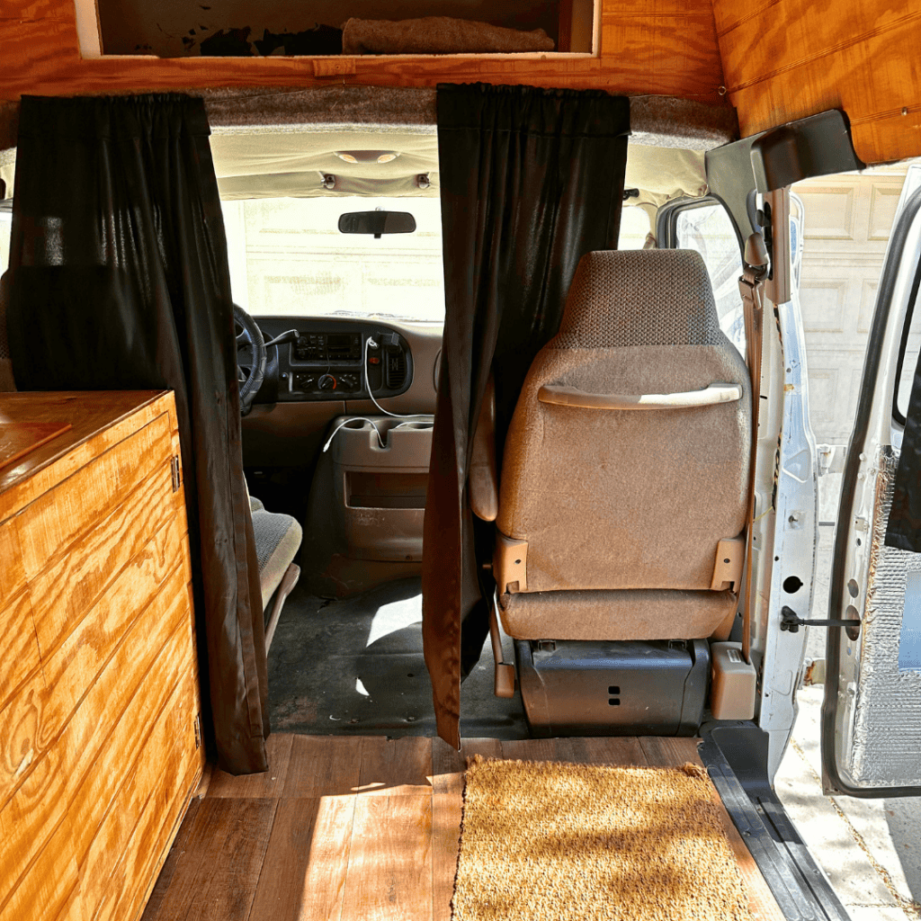 2002 Dodge Sprinter 4×4 - Vanlife Trader