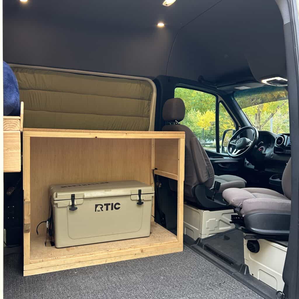 2020 Mercedes Sprinter 4×4 Crew Van - Vanlife Trader