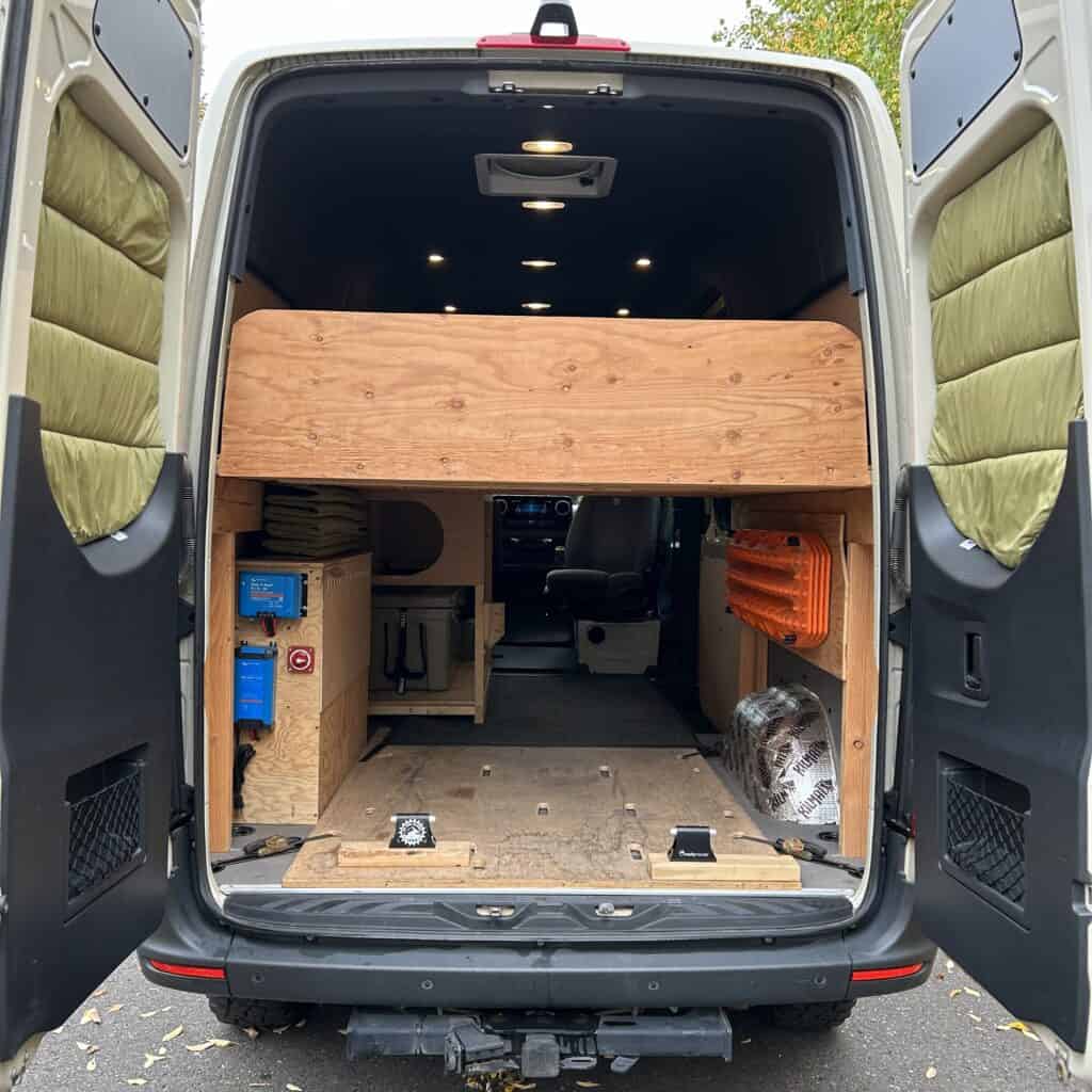 2020 Mercedes Sprinter 4×4 Crew Van - Vanlife Trader