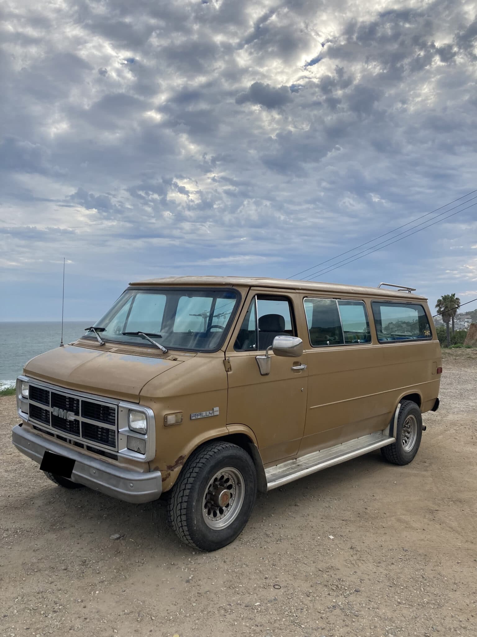 1984 GMC Bus 2WD - Vanlife Trader