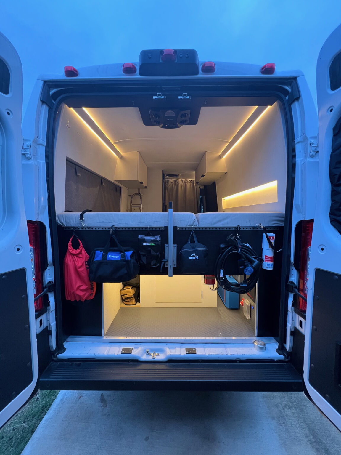 ’21 Ram Promaster 2500 159″ – Beautiful! w/ Amenities & Accessories ...