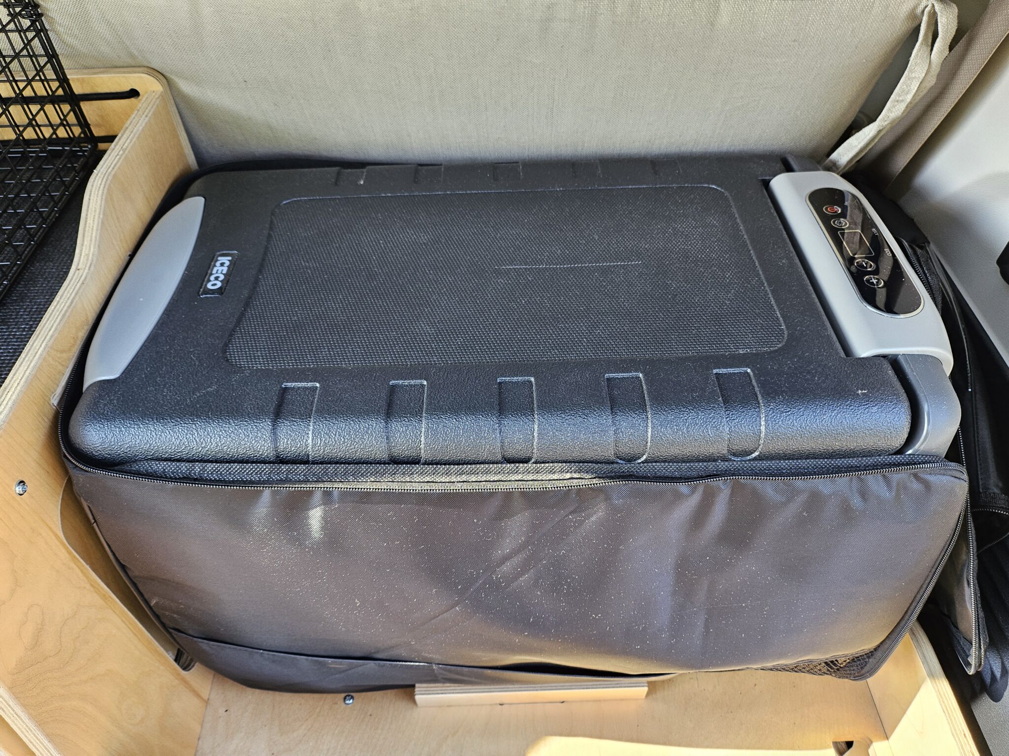 2023 Toyota Sienna Limited Hybrid Minivan AWD W/ Vanpackers kit ...