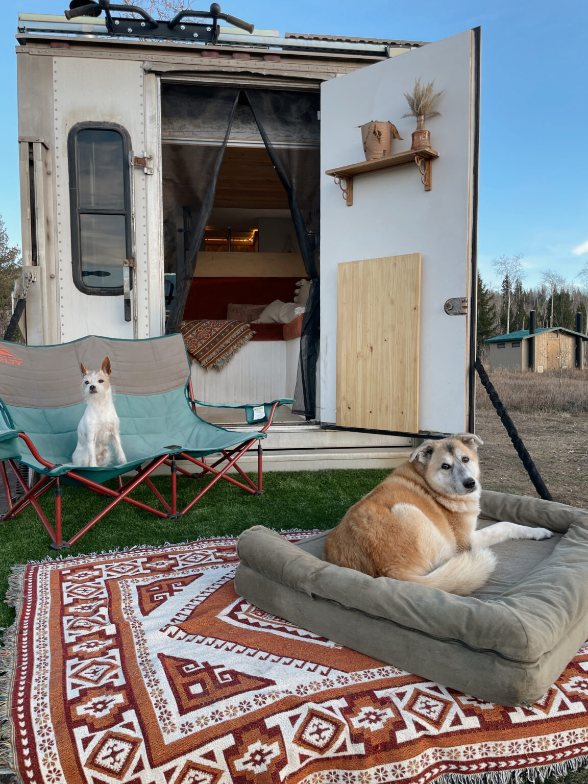 BOX TRUCK CONVERSION | FULLY OFF GRID | 4 SEASON OVERLANDING RIG ...
