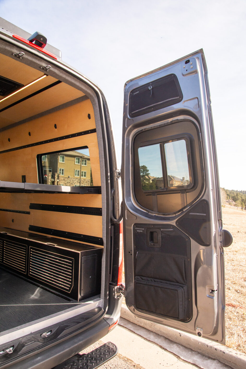 Mercedes Sprinter 4×4 – Venturhaus Modular Van System - Vanlife Trader