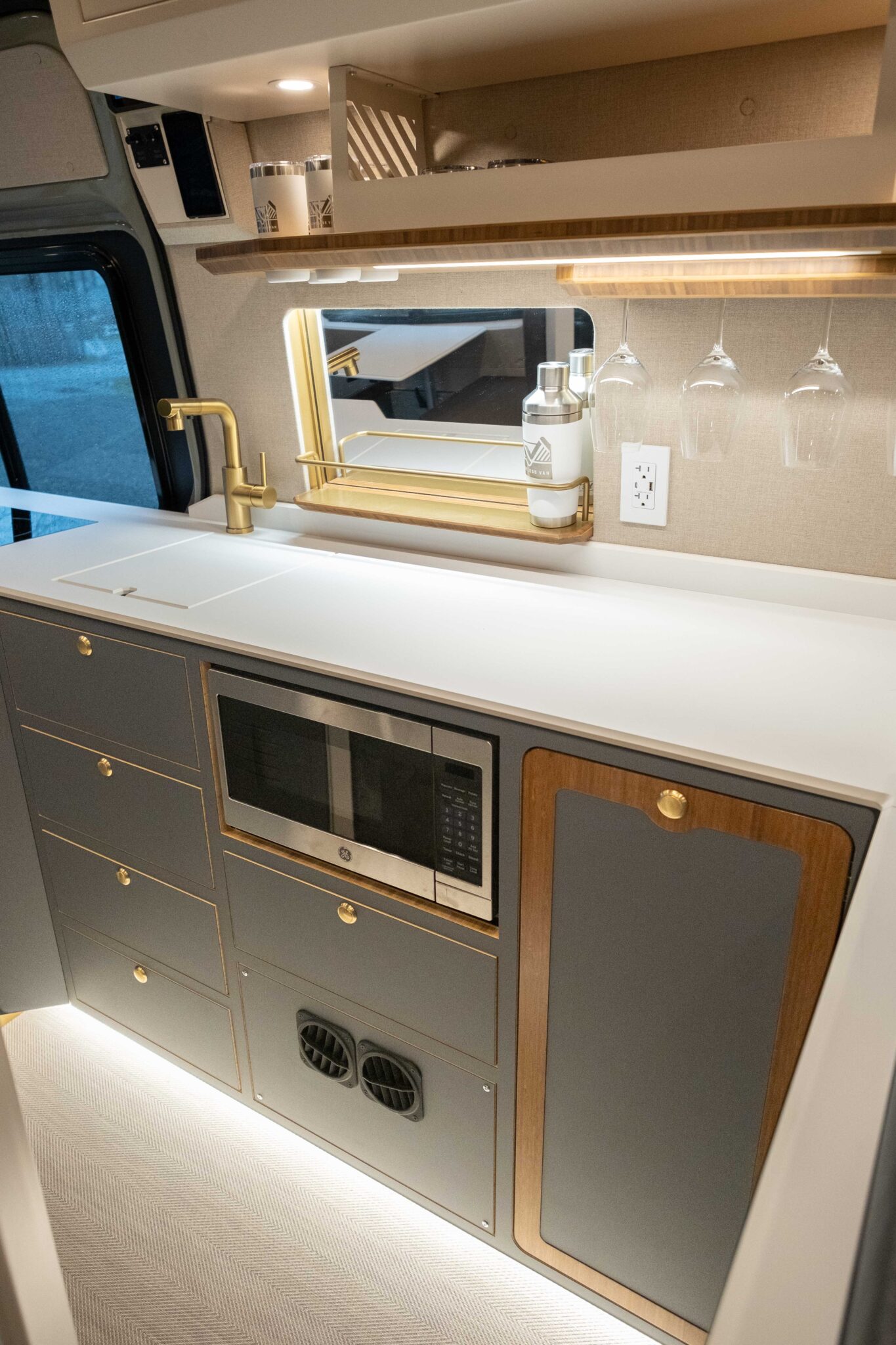 Limitless Van - Vanlife Trader