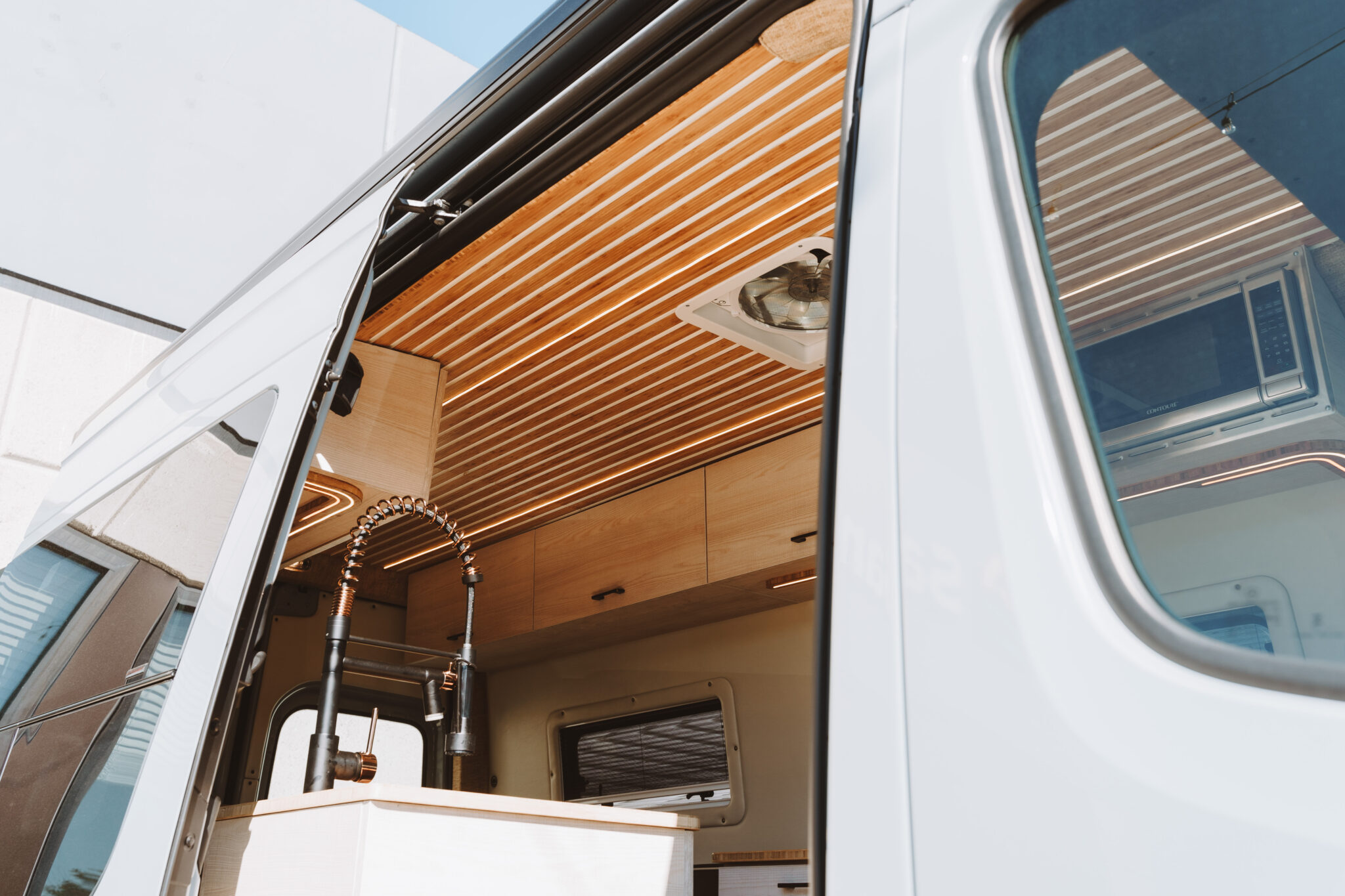 Sandy Vans - Vanlife Trader