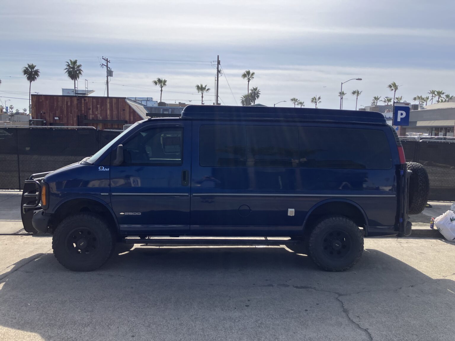 2000 Quigley 4×4 Sportsmobile Chevrolet Express Van - Vanlife Trader