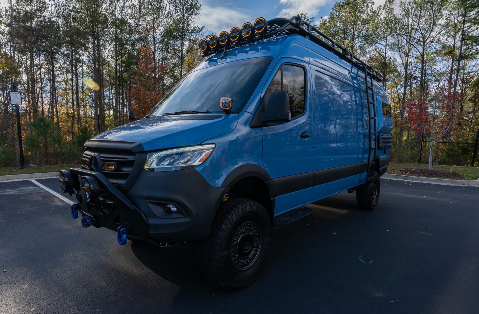 The Summit Layout (Model Van Displayed) - Vanlife Trader