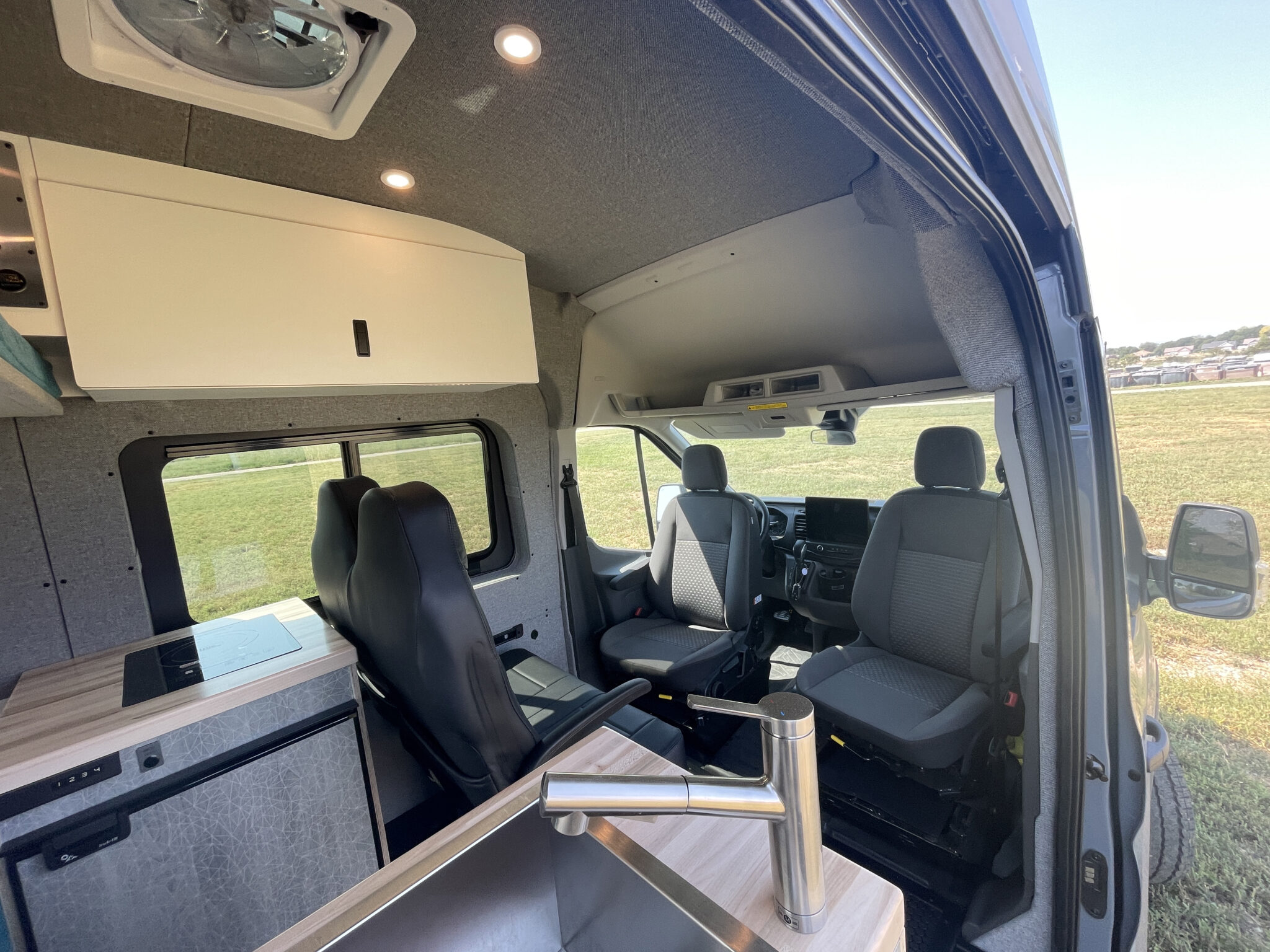 AVC RIG - Vanlife Trader