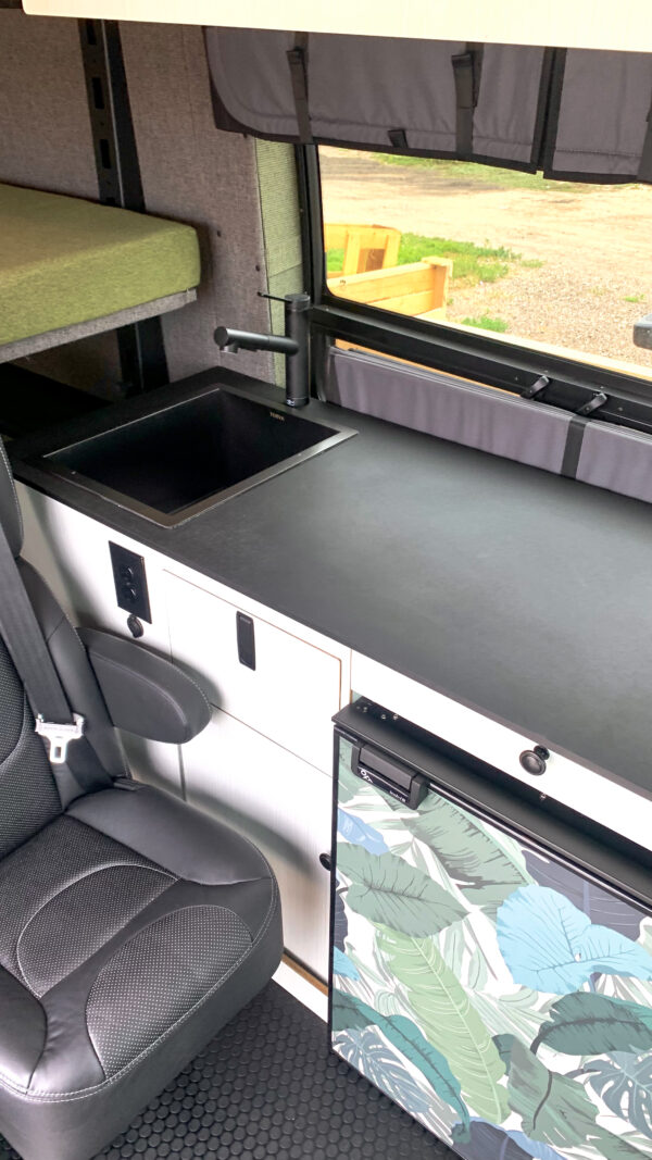 AVC RIG - Vanlife Trader