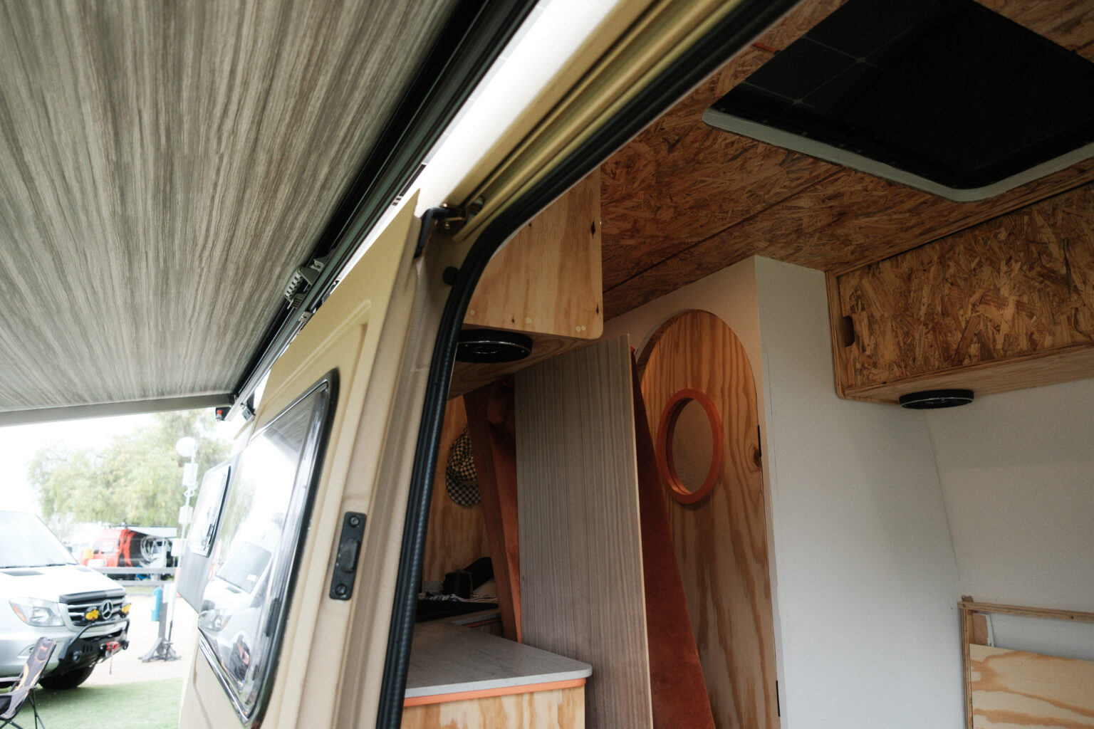 VANLIFE TRADER ROUNDUP - Vanlife Trader