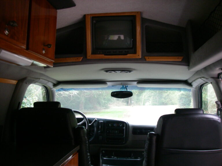 2000 Chevrolet Express Conversion van - Vanlife Trader