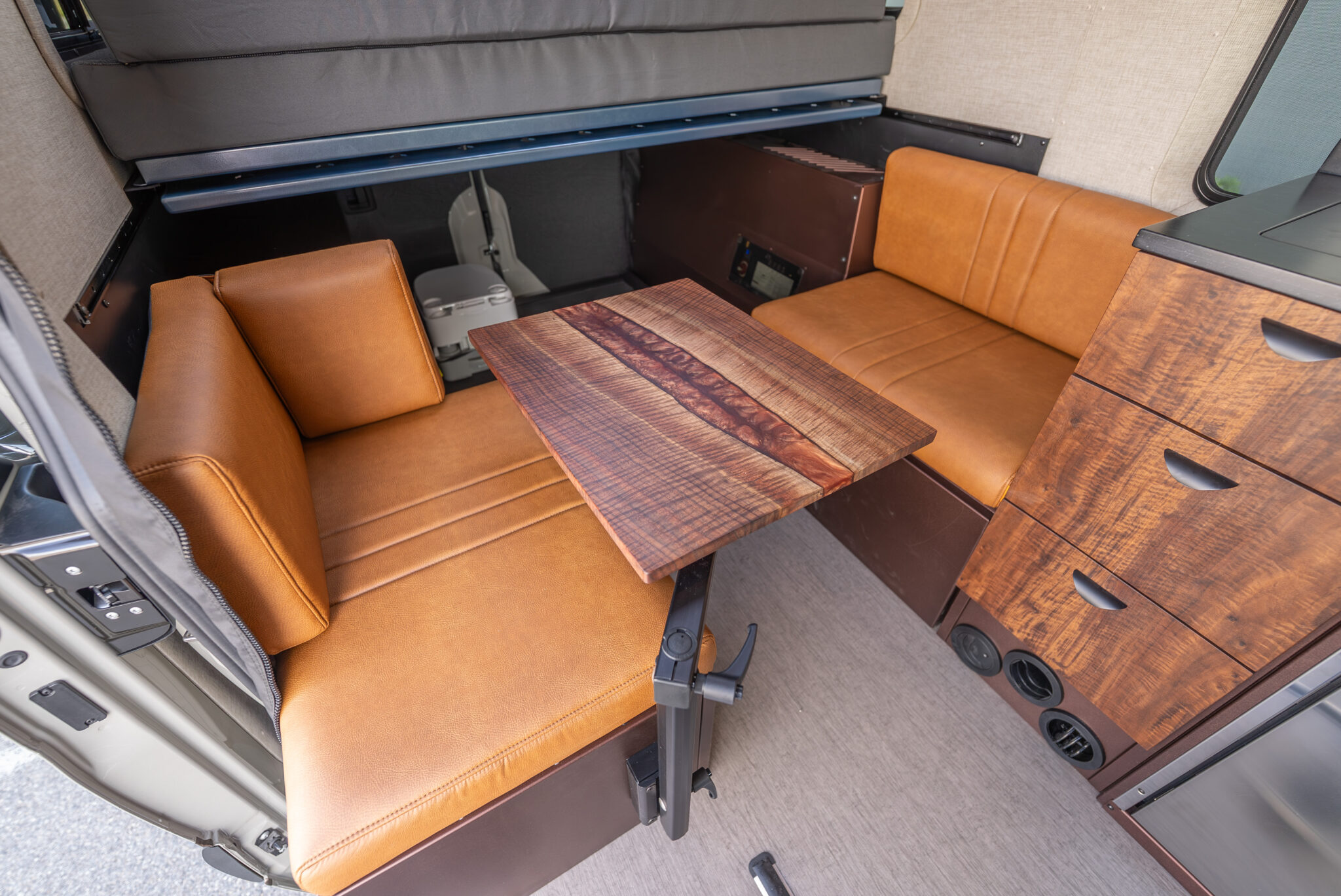2025 Off Highway Van Sundance Kid | 144 Pro-X | Sprinter 2500 AWD ...