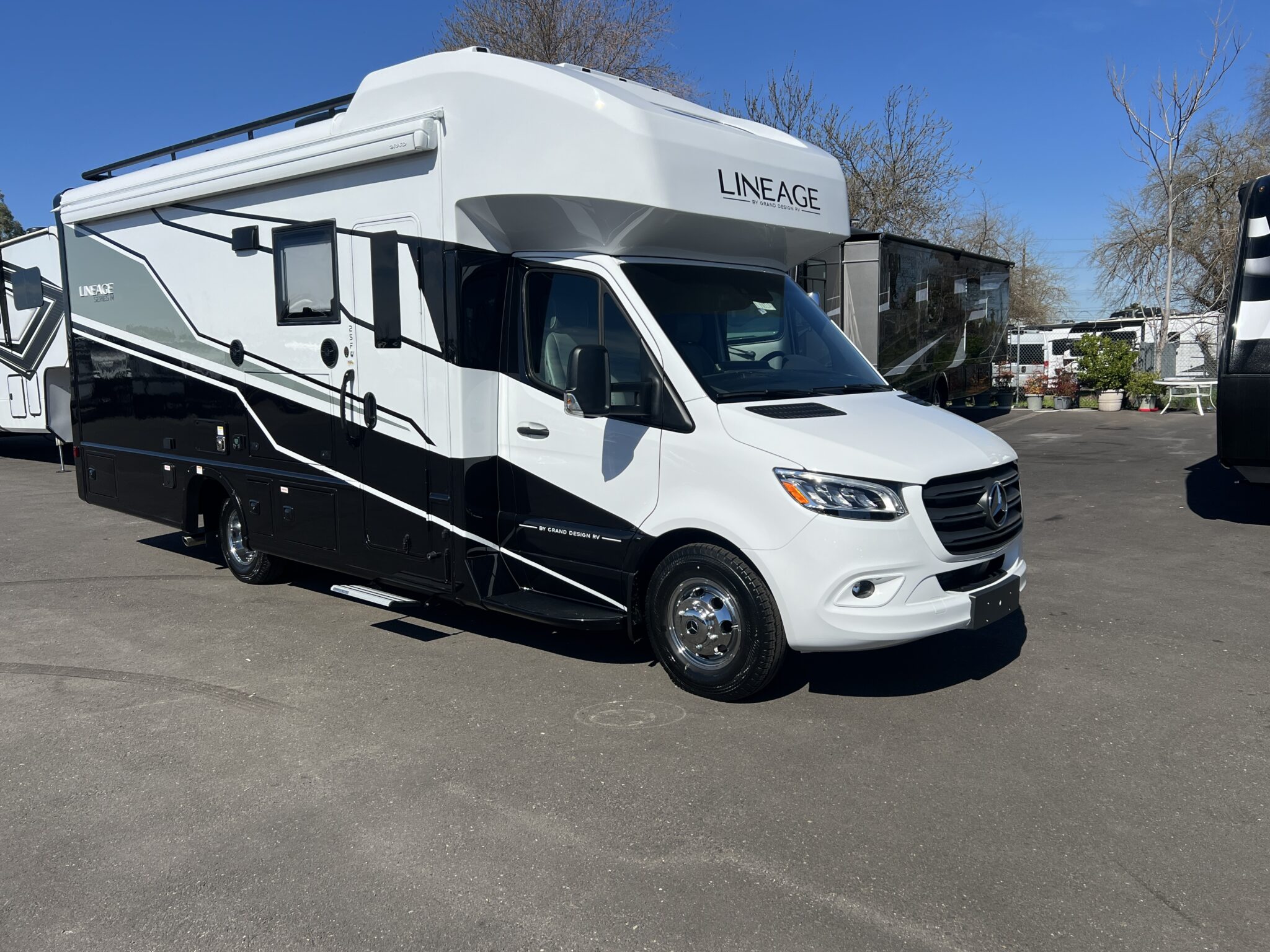 Happy Daze RV - Vanlife Trader