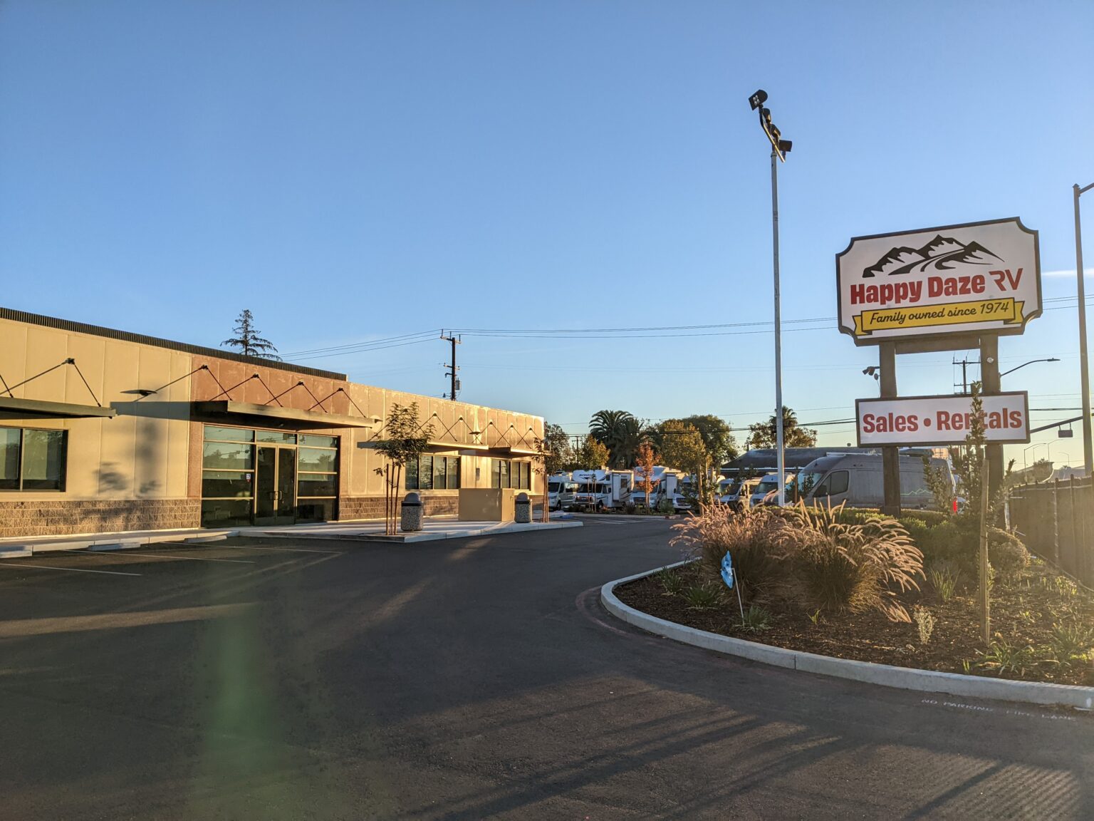 Happy Daze RV - Vanlife Trader