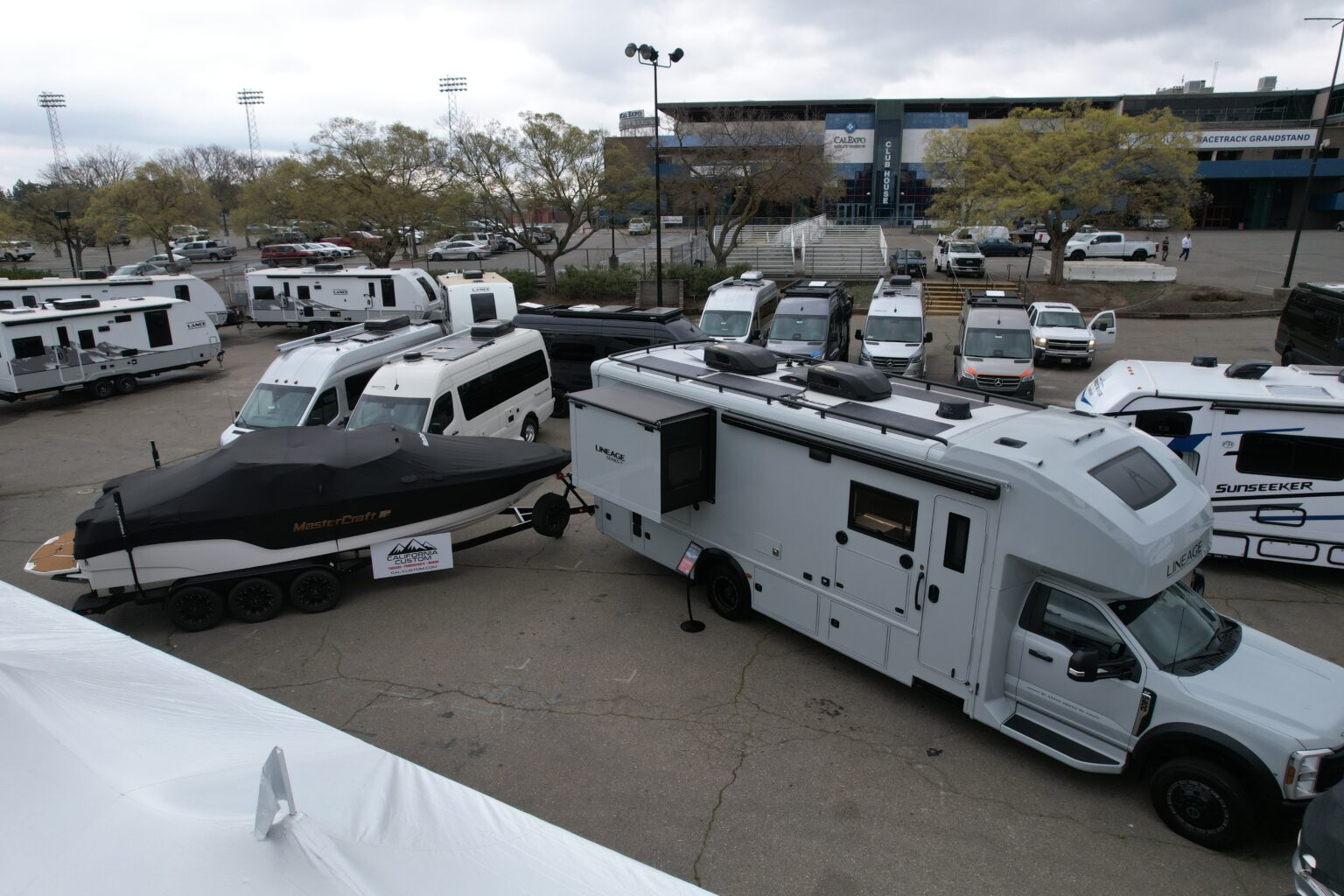 Happy Daze RV - Vanlife Trader