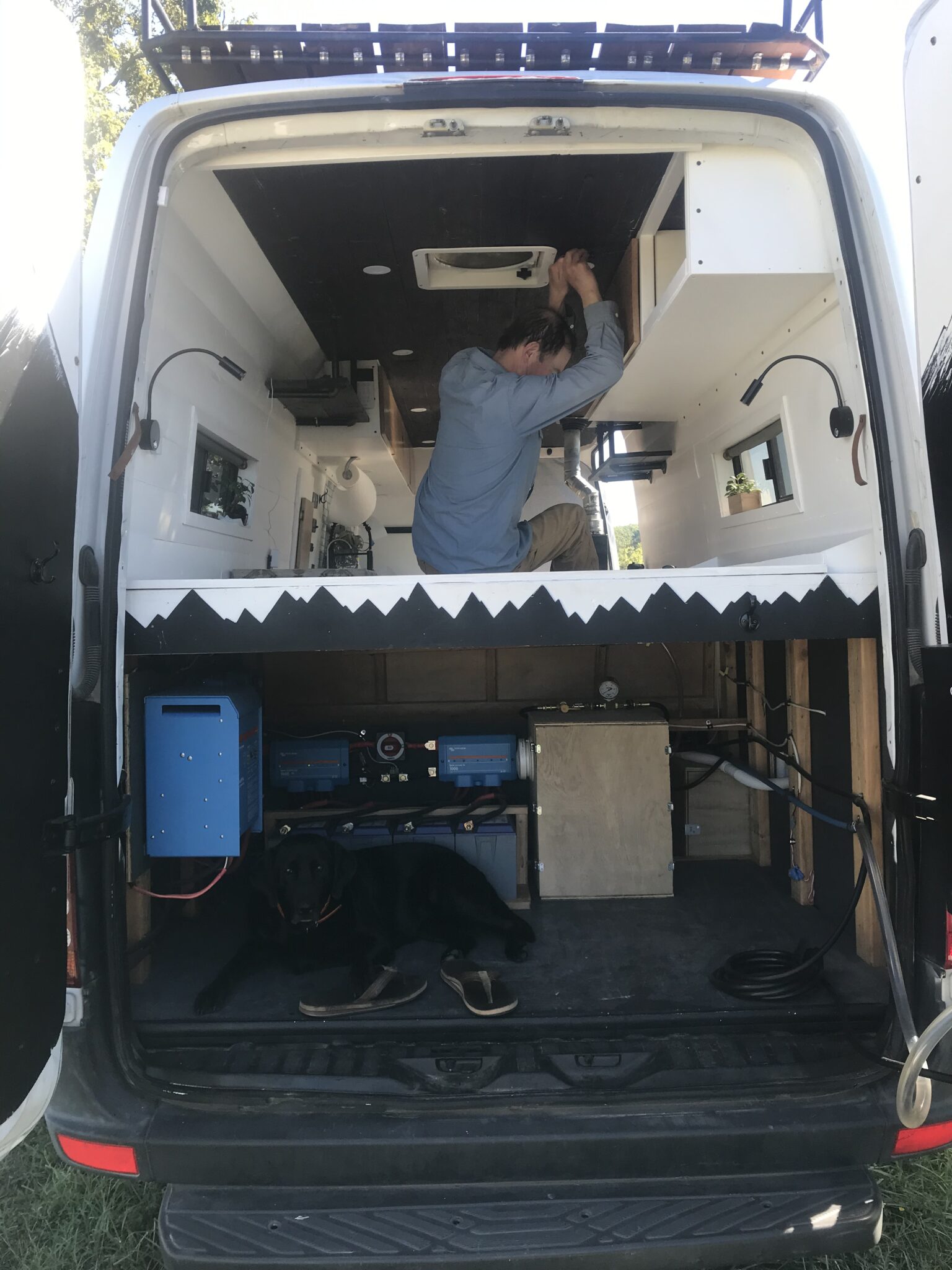 2015 Sprinter 170WB Off-Grid Diesel – Victron, 400Ah Lithium - Vanlife ...
