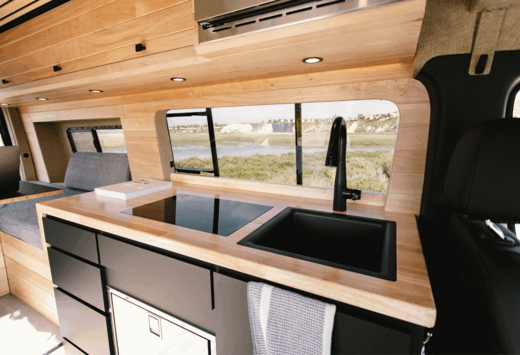 UNDER WARRANTY | 2021 Mercedes Sprinter 4×4 by Vanspeed - Vanlife Trader