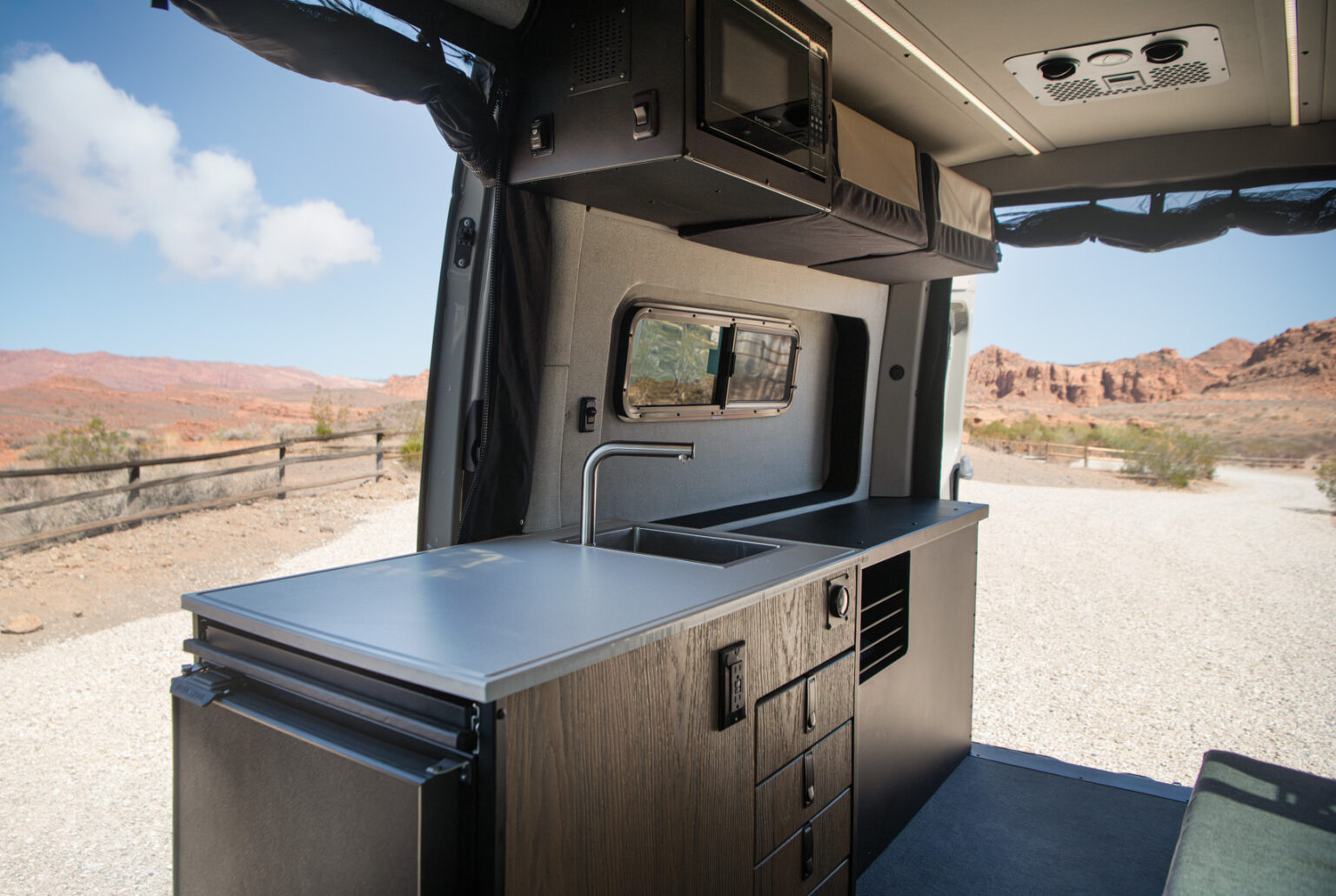 VAN AMERICA – ADAPT CAMPER VAN – SPRINTER HIGH-ROOF 144 AWD - Vanlife ...
