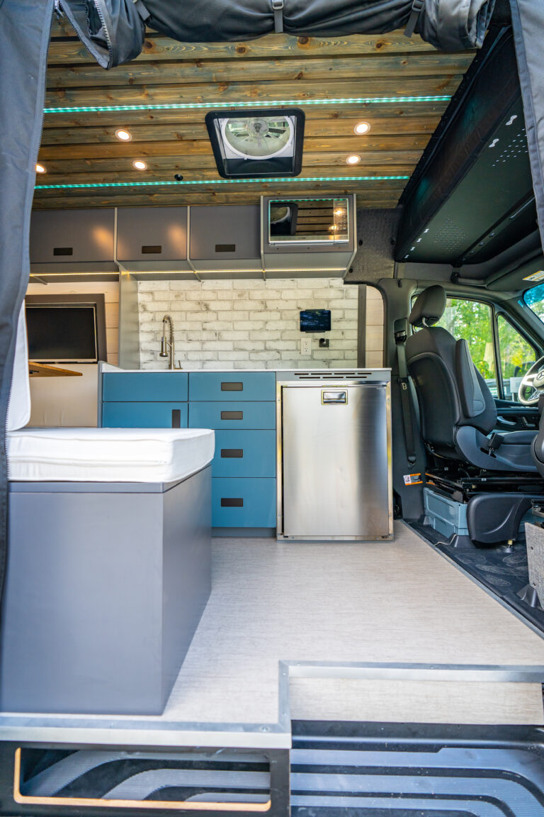 The Summit Layout (Model Van Displayed) - Vanlife Trader