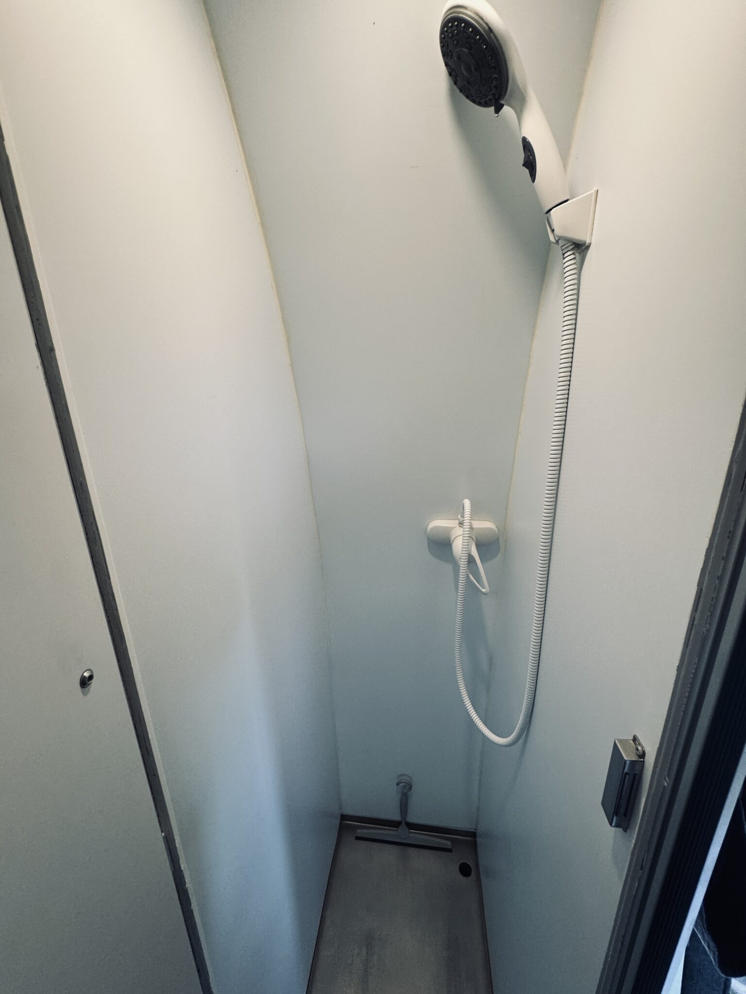 2022 Sprinter 2500 4×4 Diesel | Victron 3000W | Espar | 31k Miles ...