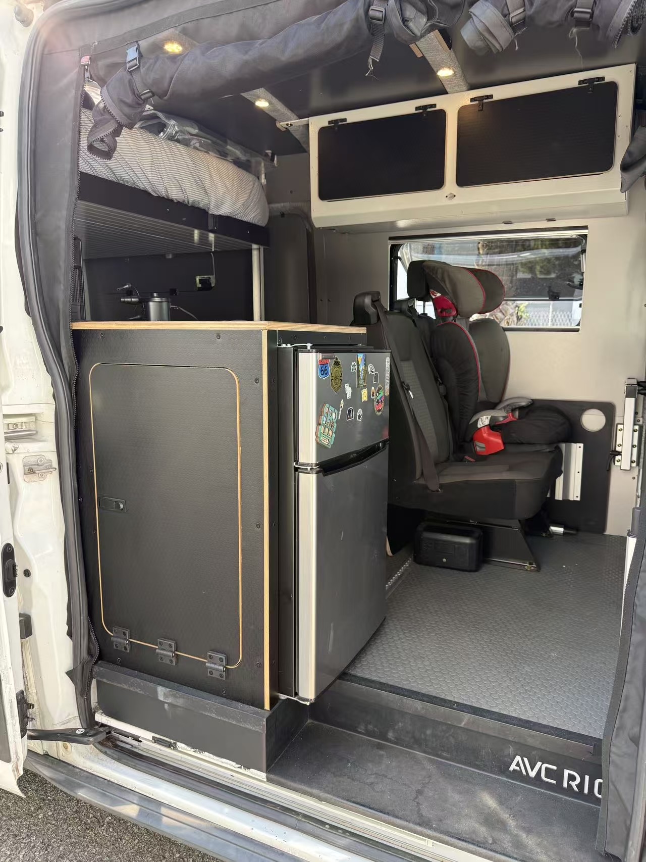 Ford Transit 10Kwh+400w Solar 18g clear+18g gray, motorized lift bed ...