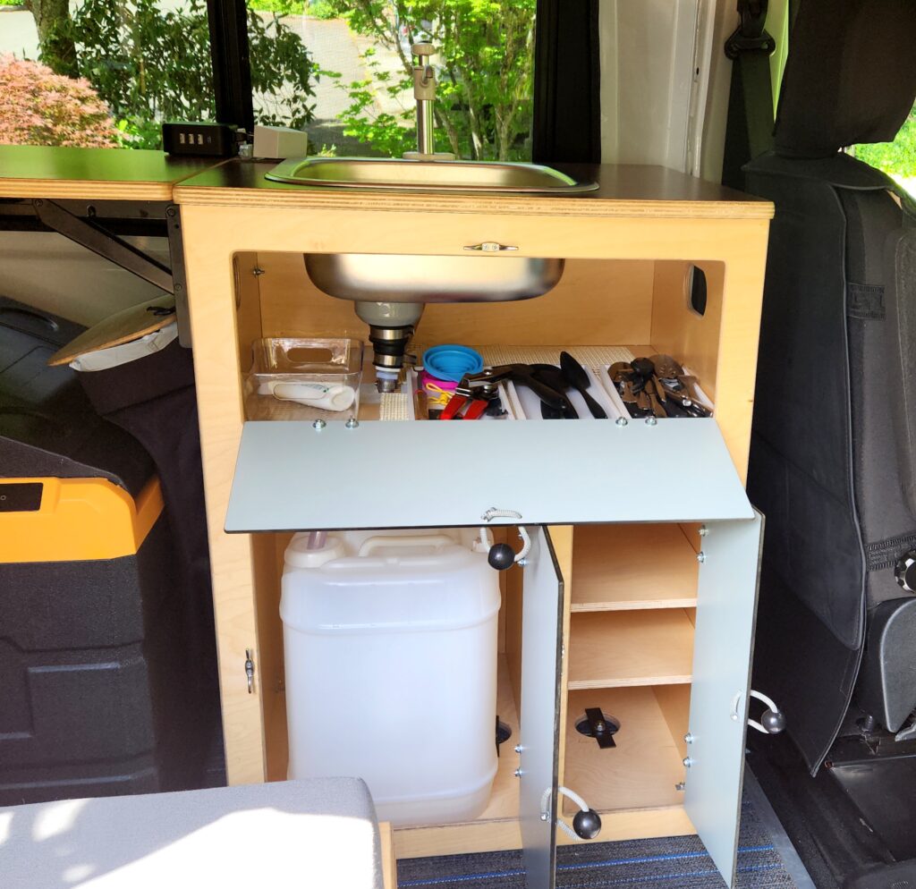 PENDING-2023 Transit 250 AWD-Wayfarer Build-Solar-Lifted-Under 30Kmi ...