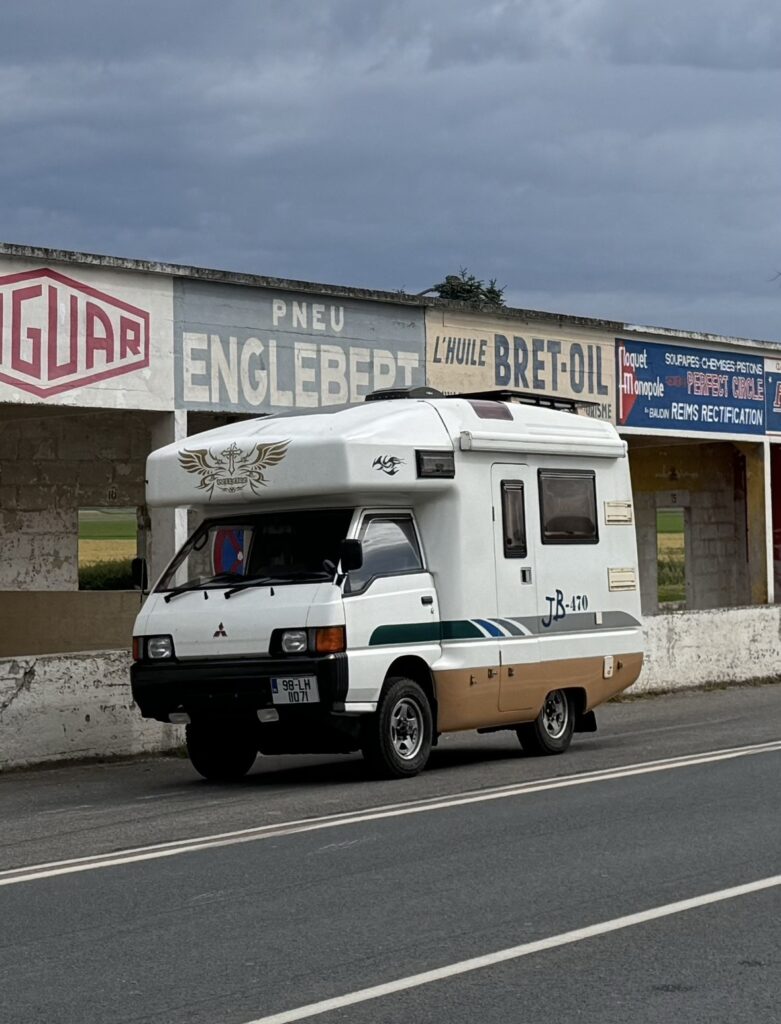 1998 Mitsubishi Delica 4×4 - Vanlife Trader
